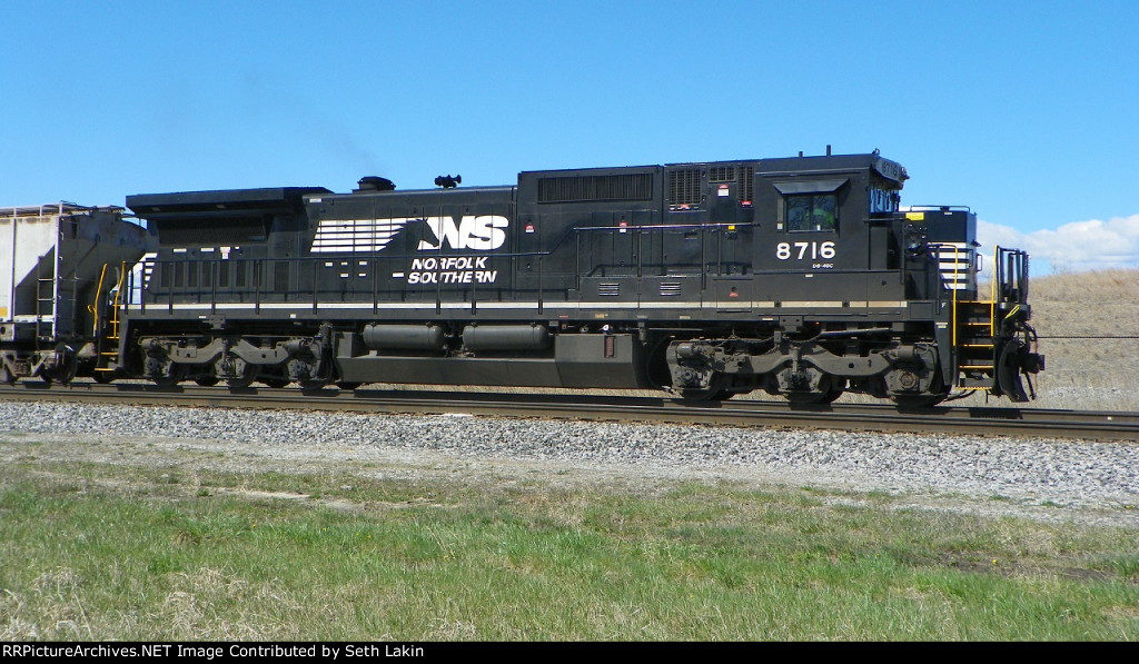 NS 8716